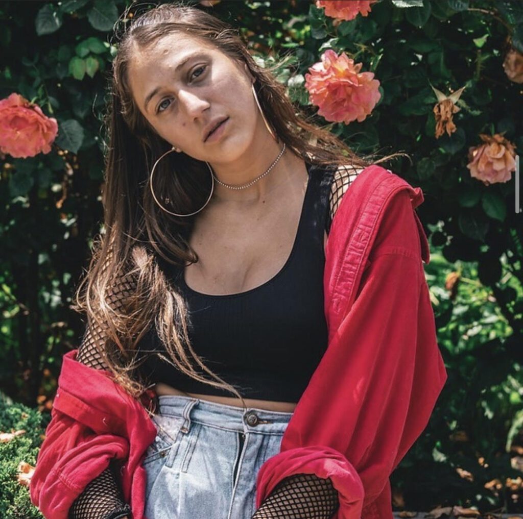 New York Singer/Songwriter ROSIE Is Dropping An EP - The Garnette Report