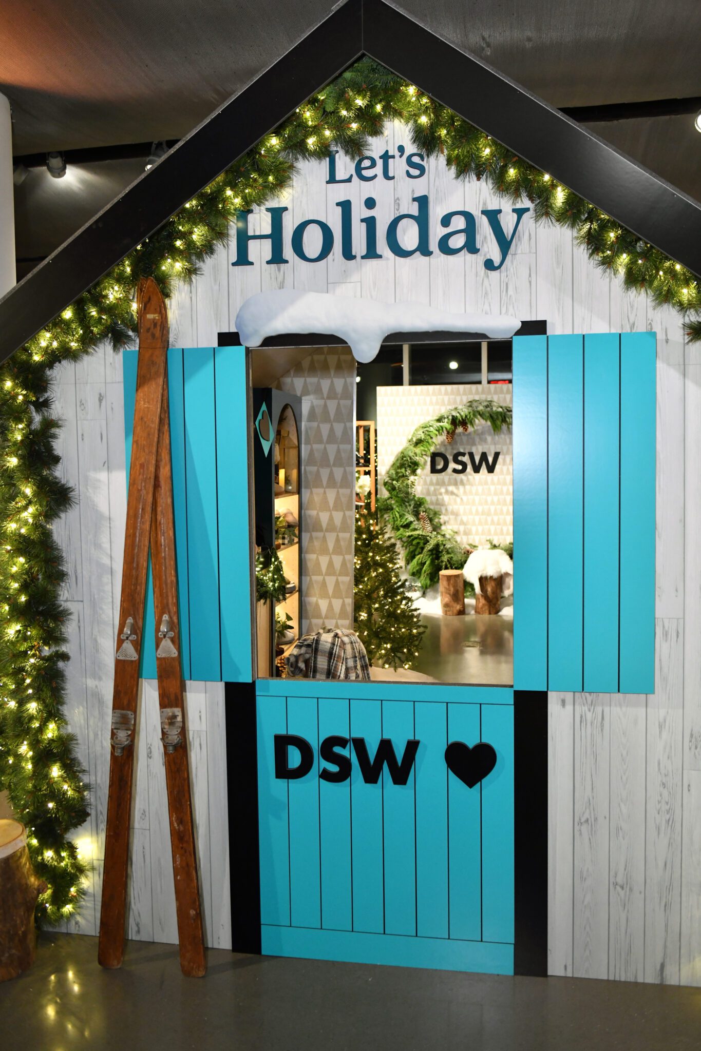 DSW Kicks Off the Holiday Season At Glasshouse - The Garnette Report